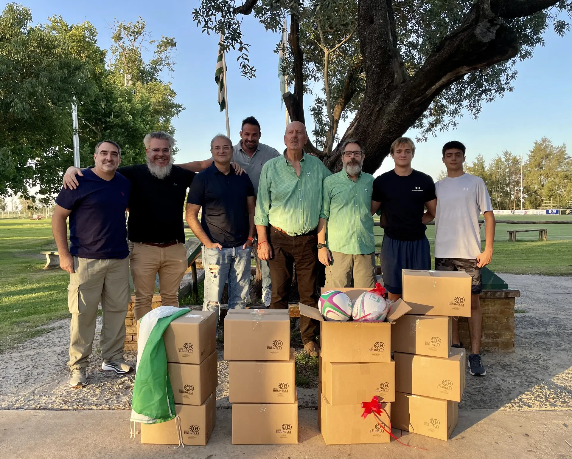 CRAR recibió una importante donación de pelotas de rugby